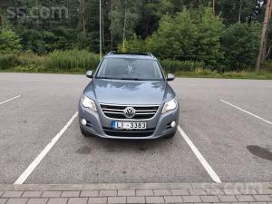 Pelēks Volkswagen Tiguan 2008 Rīga, ar dzinēja tilpumu 2.00 L un nobraukumu 311 tūkst. km par 5700 €, foto  vietnē AUTOMOTO.COM.LV
