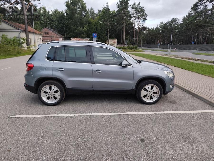 Pelēks Volkswagen Tiguan 2008 Rīga, ar dzinēja tilpumu 2.00 L un nobraukumu 311 tūkst. km par 5700 €, foto 5 vietnē AUTOMOTO.COM.LV
