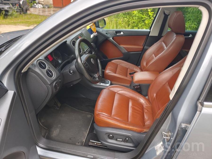 Pelēks Volkswagen Tiguan 2008 Rīga, ar dzinēja tilpumu 2.00 L un nobraukumu 311 tūkst. km par 5700 €, foto 9 vietnē AUTOMOTO.COM.LV