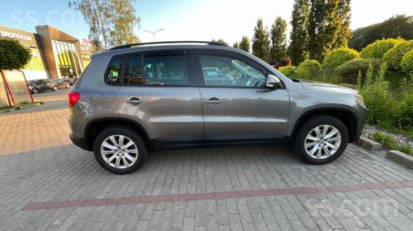 Pelēks Volkswagen Tiguan 2008 Rīga, ar dzinēja tilpumu 1.40 L un nobraukumu 154 tūkst. km par 6400 €, foto 2 vietnē AUTOMOTO.COM.LV