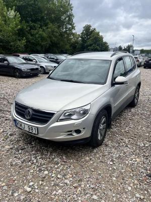 Grey Volkswagen Tiguan 2008 in Kaunas, with an engine capacity of 1.39 L and mileage of 260 thousand km for 4200 €, photo  on AUTOMOTO.COM.LV
