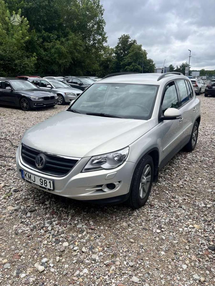 Pelēks Volkswagen Tiguan 2008 Kauņa, ar dzinēja tilpumu 1.39 L un nobraukumu 260 tūkst. km par 4200 €, foto 1 vietnē AUTOMOTO.COM.LV