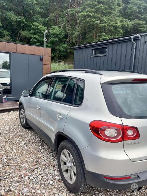 Pelēks Volkswagen Tiguan 2008 Kauņa, ar dzinēja tilpumu 1.39 L un nobraukumu 260 tūkst. km par 4200 €, foto 2 vietnē AUTOMOTO.COM.LV