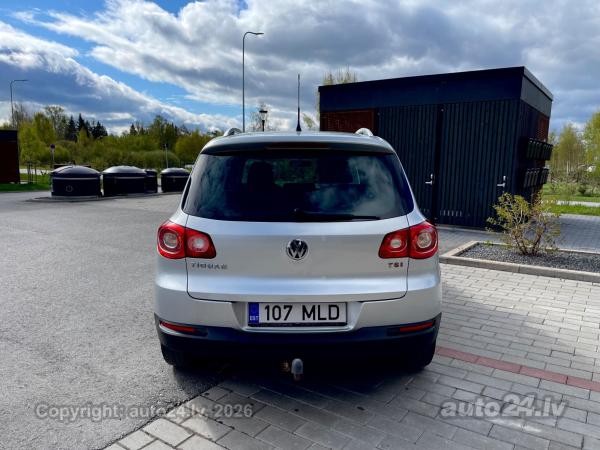 Grey Volkswagen Tiguan 2008 in Tartu, with an engine capacity of 1.40 L and mileage of 259 thousand km for 3999 €, photo 7 on AUTOMOTO.COM.LV