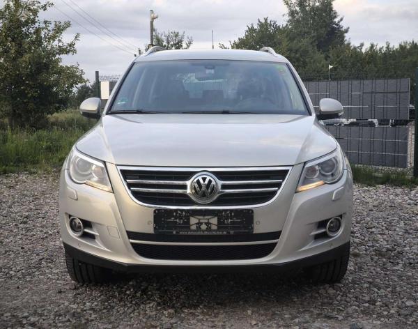 Grey Volkswagen Tiguan 2008 in Vilkaviskis, with an engine capacity of 1.97 L and mileage of 111 thousand km for 6900 €, photo 2 on AUTOMOTO.COM.LV