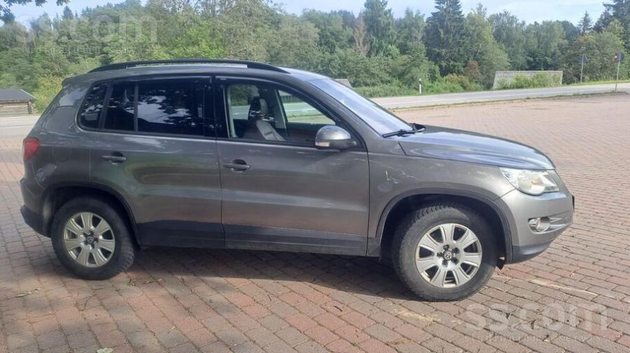 Pelēks Volkswagen Tiguan 2008 Alūksne, ar dzinēja tilpumu 2.00 L un nobraukumu 306 tūkst. km par 3400 €, foto 3 vietnē AUTOMOTO.COM.LV