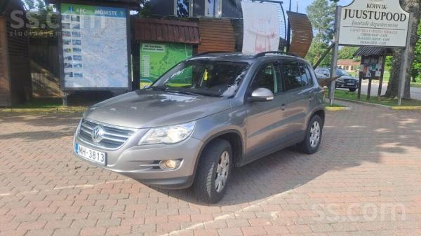 Pelēks Volkswagen Tiguan 2008 Alūksne, ar dzinēja tilpumu 2.00 L un nobraukumu 306 tūkst. km par 3400 €, foto 3 vietnē AUTOMOTO.COM.LV