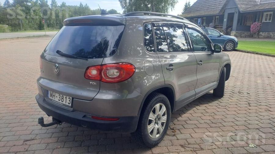 Pelēks Volkswagen Tiguan 2008 Alūksne, ar dzinēja tilpumu 2.00 L un nobraukumu 306 tūkst. km par 3400 €, foto 6 vietnē AUTOMOTO.COM.LV
