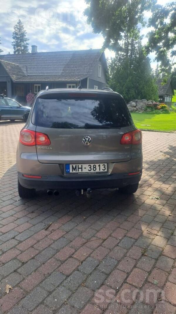 Pelēks Volkswagen Tiguan 2008 Alūksne, ar dzinēja tilpumu 2.00 L un nobraukumu 306 tūkst. km par 3400 €, foto 6 vietnē AUTOMOTO.COM.LV