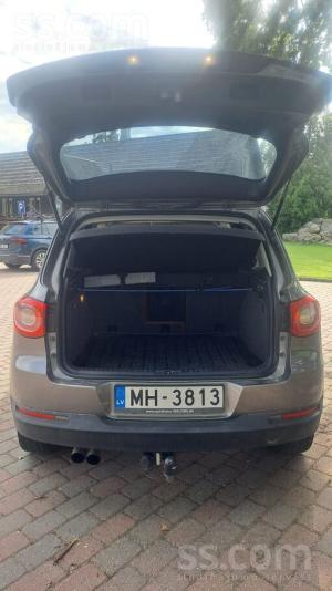 Pelēks Volkswagen Tiguan 2008 Alūksne, ar dzinēja tilpumu 2.00 L un nobraukumu 306 tūkst. km par 3400 €, foto 8 vietnē AUTOMOTO.COM.LV