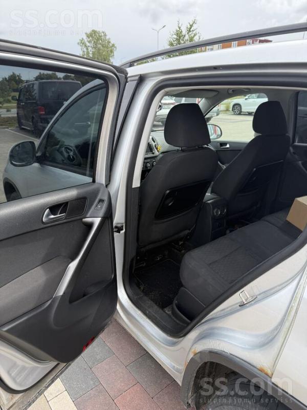 Pelēks Volkswagen Tiguan 2008 Rīga, ar dzinēja tilpumu 2.00 L un nobraukumu 223 tūkst. km par 3800 €, foto 7 vietnē AUTOMOTO.COM.LV
