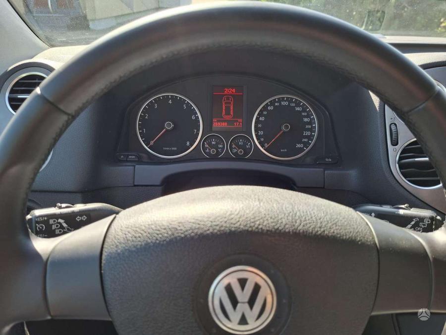 Pelēks Volkswagen Tiguan 2008 Ukmergė, ar dzinēja tilpumu 1.98 L un nobraukumu 261 tūkst. km par 4500 €, foto 7 vietnē AUTOMOTO.COM.LV