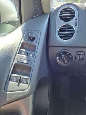 Pelēks Volkswagen Tiguan 2008 Ukmergė, ar dzinēja tilpumu 1.98 L un nobraukumu 261 tūkst. km par 4500 €, foto 8 vietnē AUTOMOTO.COM.LV