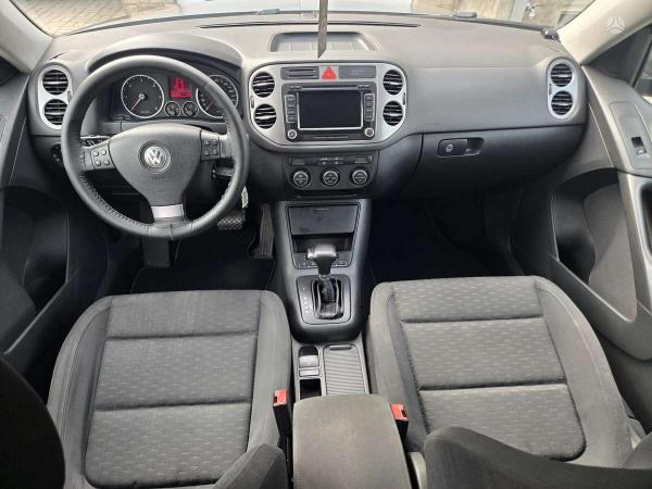 Фольксваген Тигуан 2008 в Укмерге на AUTOMOTO.COM.LV Серый Фольксваген Тигуан 2008 в Укмерге, объемом двигателя 2.00 л и пробегом 281 тыс. км за 4999 €, фото 11 на AUTOMOTO.COM.LV