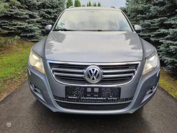 Volkswagen Tiguan 2008 in Utena on AUTOMOTO.COM.LV Grey Volkswagen Tiguan 2008 in Utena, with an engine capacity of 1.97 L and mileage of 192 thousand km for 6650 €, photo 4 on AUTOMOTO.COM.LV