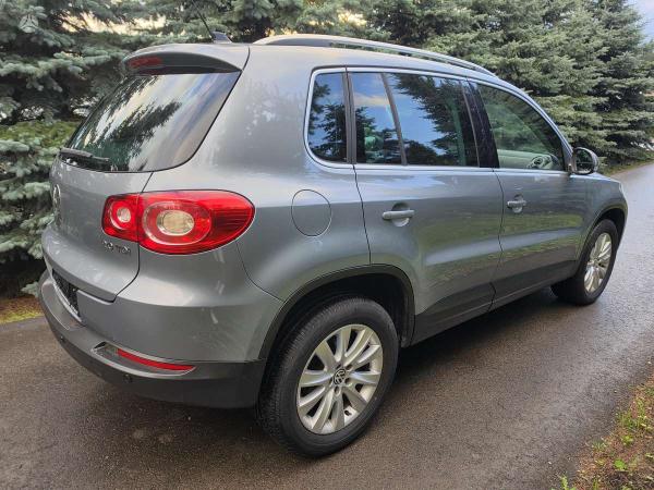 Volkswagen Tiguan 2008 in Utena on AUTOMOTO.COM.LV Grey Volkswagen Tiguan 2008 in Utena, with an engine capacity of 1.97 L and mileage of 192 thousand km for 6650 €, photo 5 on AUTOMOTO.COM.LV