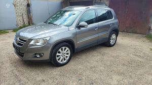 Grey Volkswagen Tiguan 2008 in Prienai, with an engine capacity of 1.97 L and mileage of 300 thousand km for 4850 €, photo  on AUTOMOTO.COM.LV
