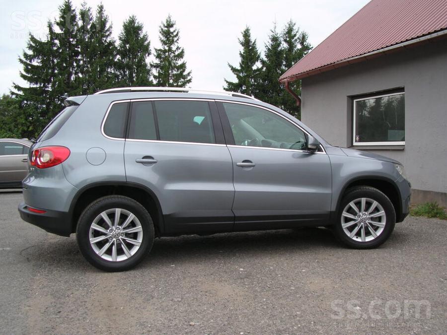 Grey Volkswagen Tiguan 2008 in Riga, with an engine capacity of 2.00 L and mileage of 0 thousand km for 5650 €, photo 4 on AUTOMOTO.COM.LV