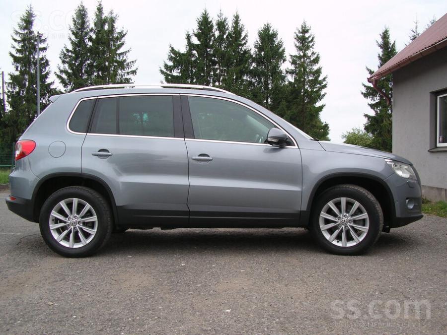 Grey Volkswagen Tiguan 2008 in Riga, with an engine capacity of 2.00 L and mileage of 0 thousand km for 5650 €, photo 8 on AUTOMOTO.COM.LV