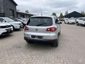 Pelēks Volkswagen Tiguan 2008 Tauragė, ar dzinēja tilpumu 1.97 L un nobraukumu 220 tūkst. km par 5400 €, foto 9 vietnē AUTOMOTO.COM.LV