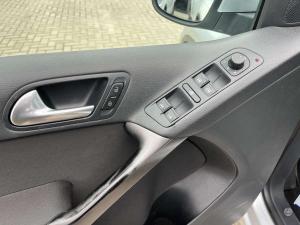 Pelēks Volkswagen Tiguan 2008 Tauragė, ar dzinēja tilpumu 1.97 L un nobraukumu 220 tūkst. km par 5400 €, foto 15 vietnē AUTOMOTO.COM.LV