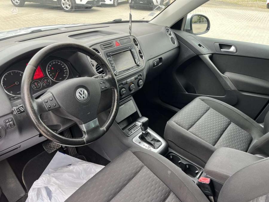 Pelēks Volkswagen Tiguan 2008 Tauragė, ar dzinēja tilpumu 1.97 L un nobraukumu 220 tūkst. km par 5400 €, foto 16 vietnē AUTOMOTO.COM.LV