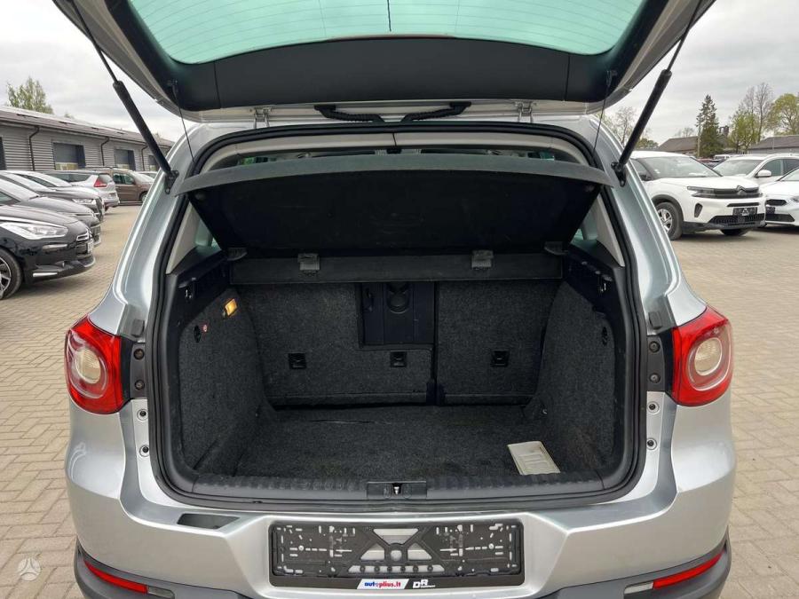 Pelēks Volkswagen Tiguan 2008 Tauragė, ar dzinēja tilpumu 1.97 L un nobraukumu 220 tūkst. km par 5400 €, foto 20 vietnē AUTOMOTO.COM.LV