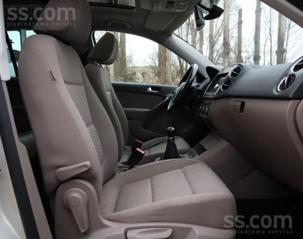 Grey Volkswagen Tiguan 2009 in Riga, with an engine capacity of 2.00 L and mileage of 0 thousand km for 7500 €, photo 5 on AUTOMOTO.COM.LV