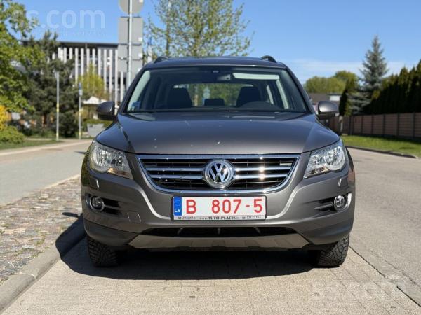 Grey Volkswagen Tiguan 2009 in Riga, with an engine capacity of 1.40 L and mileage of 0 thousand km for 5500 €, photo 1 on AUTOMOTO.COM.LV