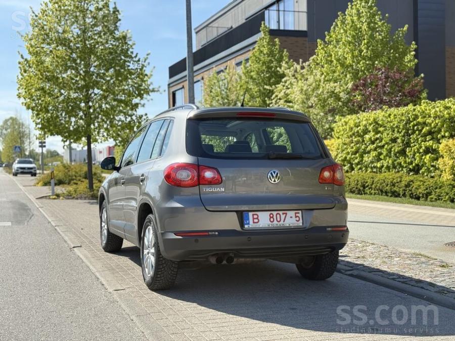Grey Volkswagen Tiguan 2009 in Riga, with an engine capacity of 1.40 L and mileage of 0 thousand km for 5500 €, photo 4 on AUTOMOTO.COM.LV