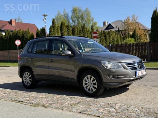 Grey Volkswagen Tiguan 2009 in Riga, with an engine capacity of 1.40 L and mileage of 0 thousand km for 5500 €, photo 8 on AUTOMOTO.COM.LV