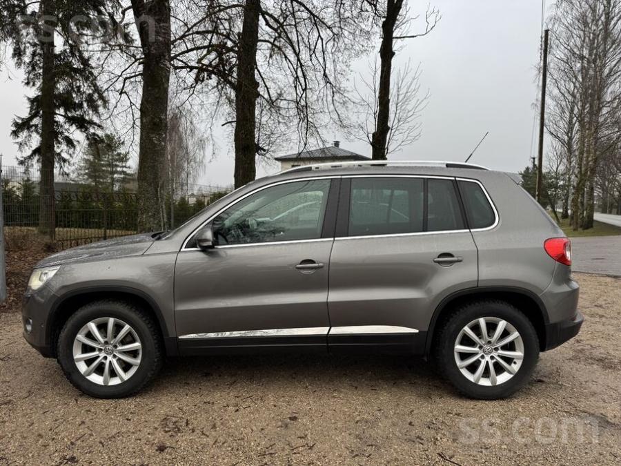 Pelēks Volkswagen Tiguan 2009 Rīga, ar dzinēja tilpumu 2.00 L un nobraukumu 231 tūkst. km par 6950 €, foto 2 vietnē AUTOMOTO.COM.LV