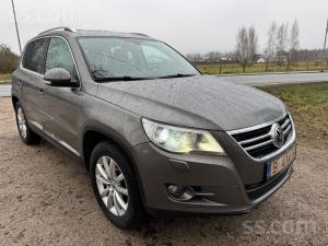 Pelēks Volkswagen Tiguan 2009 Rīga, ar dzinēja tilpumu 2.00 L un nobraukumu 231 tūkst. km par 6950 €, foto 7 vietnē AUTOMOTO.COM.LV