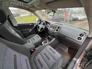 Pelēks Volkswagen Tiguan 2009 Rīga, ar dzinēja tilpumu 2.00 L un nobraukumu 231 tūkst. km par 6950 €, foto 19 vietnē AUTOMOTO.COM.LV