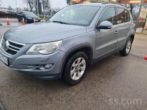 Grey Volkswagen Tiguan 2009 in Riga, with an engine capacity of 2.00 L and mileage of 399 thousand km for 3300 €, photo 3 on AUTOMOTO.COM.LV