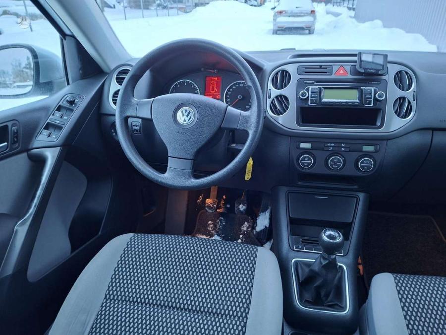 Pelēks Volkswagen Tiguan 2009 Ukmergė, ar dzinēja tilpumu 1.40 L un nobraukumu 263 tūkst. km par 4500 €, foto 7 vietnē AUTOMOTO.COM.LV