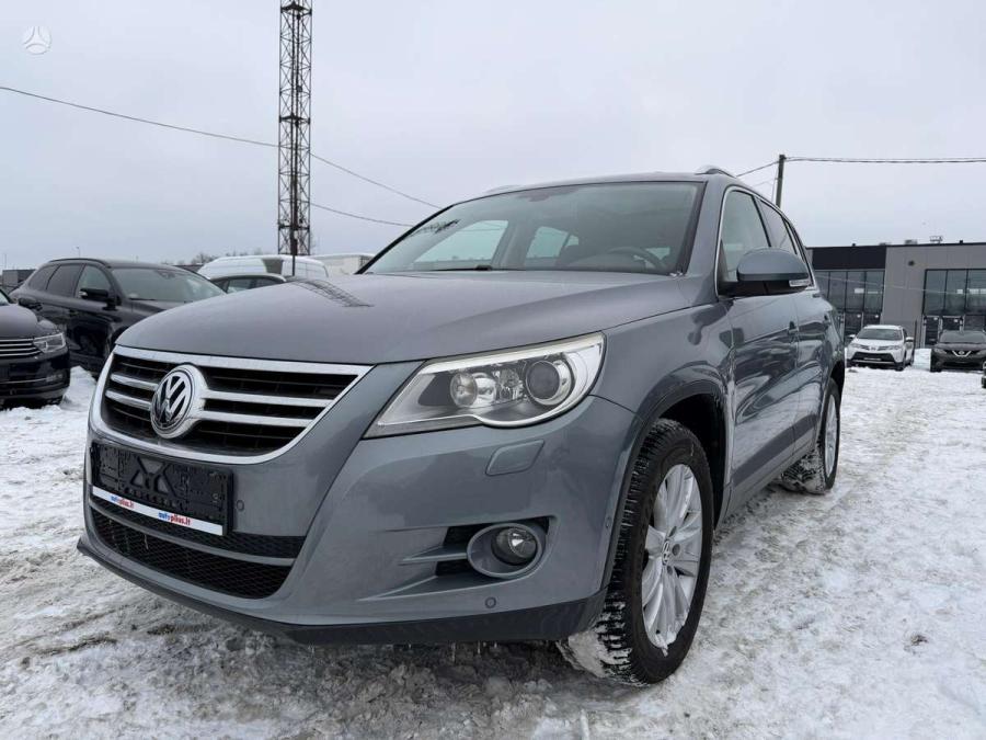 Pelēks Volkswagen Tiguan 2009 Kauņa, ar dzinēja tilpumu 1.97 L un nobraukumu 300 tūkst. km par 7350 €, foto 1 vietnē AUTOMOTO.COM.LV