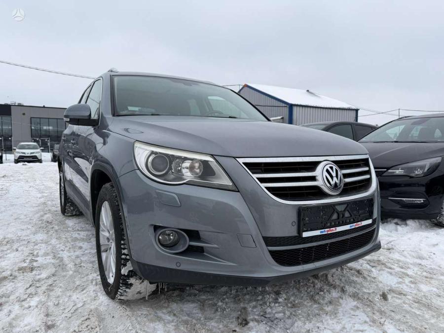 Pelēks Volkswagen Tiguan 2009 Kauņa, ar dzinēja tilpumu 1.97 L un nobraukumu 300 tūkst. km par 7350 €, foto 2 vietnē AUTOMOTO.COM.LV