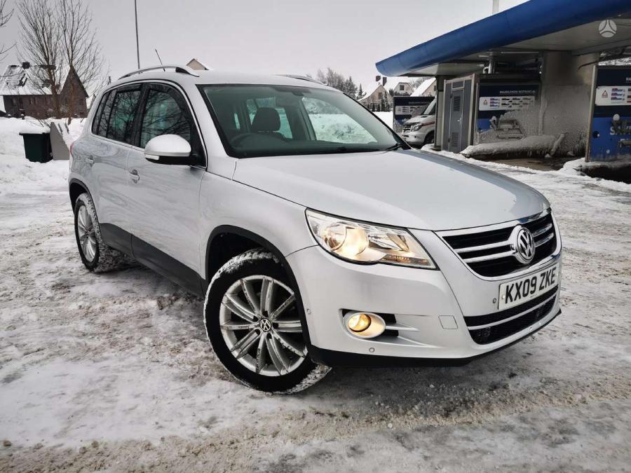 Pelēks Volkswagen Tiguan 2009 Raseiniai, ar dzinēja tilpumu 2.00 L un nobraukumu 161 tūkst. km par 2950 €, foto 2 vietnē AUTOMOTO.COM.LV