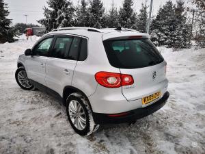 Pelēks Volkswagen Tiguan 2009 Raseiniai, ar dzinēja tilpumu 2.00 L un nobraukumu 161 tūkst. km par 2950 €, foto 3 vietnē AUTOMOTO.COM.LV