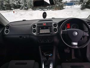 Pelēks Volkswagen Tiguan 2009 Raseiniai, ar dzinēja tilpumu 2.00 L un nobraukumu 161 tūkst. km par 2950 €, foto 6 vietnē AUTOMOTO.COM.LV