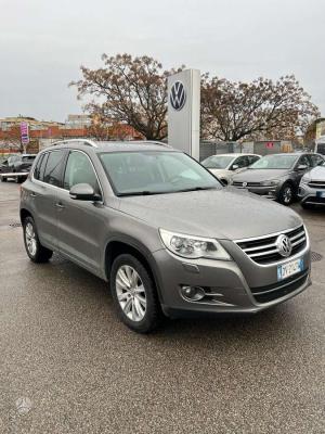 Grey Volkswagen Tiguan 2009 in Siauliai, with an engine capacity of 1.97 L and mileage of 280 thousand km for 5900 €, photo  on AUTOMOTO.COM.LV