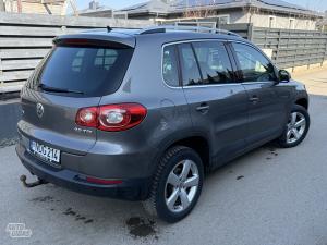 Grey Volkswagen Tiguan 2009 in Vilnius, with an engine capacity of 2.00 L and mileage of 240 thousand km for 4550 €, photo 5 on AUTOMOTO.COM.LV