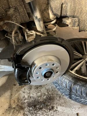Pelēks Volkswagen Tiguan 2009 Viļņa, ar dzinēja tilpumu 2.00 L un nobraukumu 300 tūkst. km par 5950 €, foto 12 vietnē AUTOMOTO.COM.LV