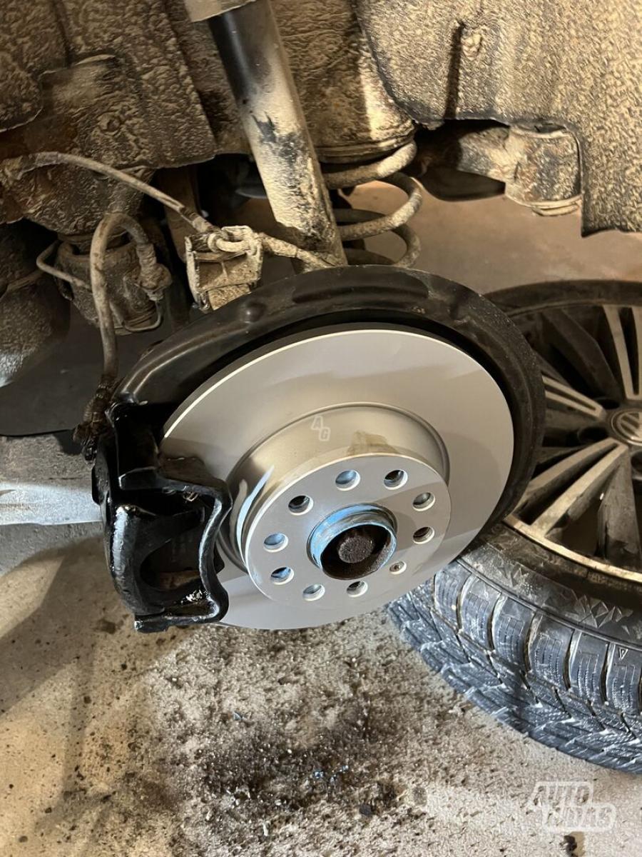 Pelēks Volkswagen Tiguan 2009 Viļņa, ar dzinēja tilpumu 2.00 L un nobraukumu 300 tūkst. km par 5950 €, foto 12 vietnē AUTOMOTO.COM.LV