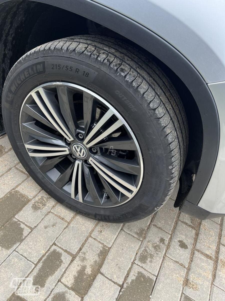 Pelēks Volkswagen Tiguan 2009 Viļņa, ar dzinēja tilpumu 2.00 L un nobraukumu 300 tūkst. km par 5950 €, foto 13 vietnē AUTOMOTO.COM.LV