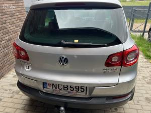 Pelēks Volkswagen Tiguan 2009 Viļņa, ar dzinēja tilpumu 2.00 L un nobraukumu 300 tūkst. km par 5950 €, foto 14 vietnē AUTOMOTO.COM.LV