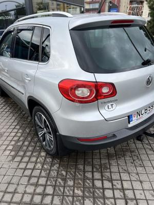 Pelēks Volkswagen Tiguan 2009 Viļņa, ar dzinēja tilpumu 2.00 L un nobraukumu 300 tūkst. km par 5950 €, foto 15 vietnē AUTOMOTO.COM.LV