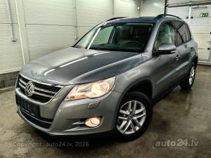 Grey Volkswagen Tiguan 2009 in Viljandi, with an engine capacity of 2.00 L and mileage of 247 thousand km for 6190 €, photo  on AUTOMOTO.COM.LV