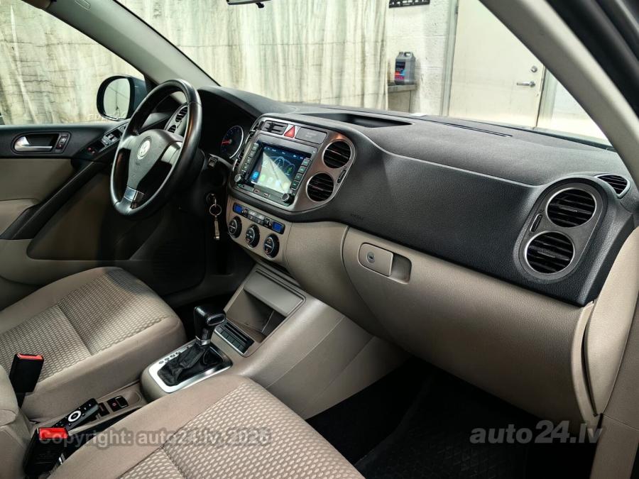 Pelēks Volkswagen Tiguan 2009 Viljandi, ar dzinēja tilpumu 2.00 L un nobraukumu 247 tūkst. km par 6190 €, foto 5 vietnē AUTOMOTO.COM.LV